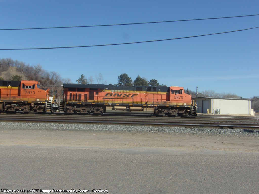 BNSF 5879